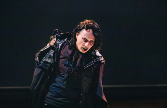 William Mesguich est Richard III-théâtreLes boomeuses